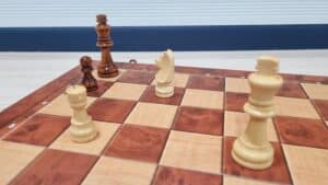 How To Checkmate With Only A Rook And A Knight - Chess Game Strategies